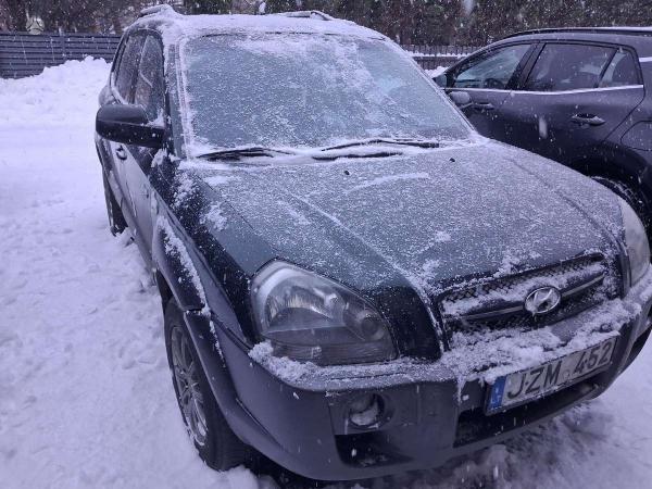 Zaļš Hyundai Tucson 2008 Kauņa, ar dzinēja tilpumu 1.99 L un nobraukumu 227 tūkst. km par 2400 €, foto 3 vietnē AUTOMOTO.COM.LV