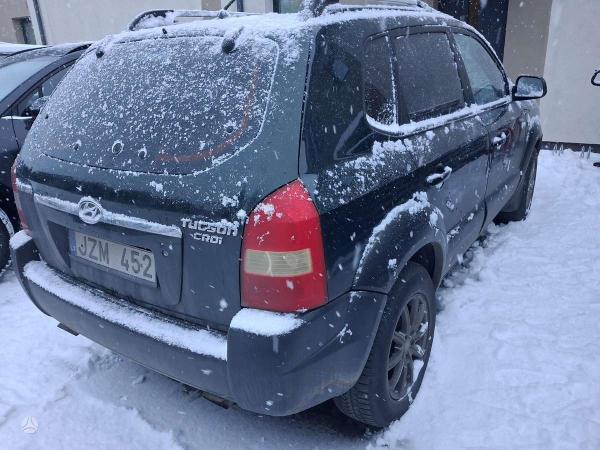 Zaļš Hyundai Tucson 2008 Kauņa, ar dzinēja tilpumu 1.99 L un nobraukumu 227 tūkst. km par 2400 €, foto 4 vietnē AUTOMOTO.COM.LV