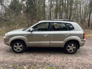 Green Hyundai Tucson 2008 in Vilnius, with an engine capacity of 2.00 L and mileage of 120 thousand km for 2499 €, photo 4 on AUTOMOTO.COM.LV