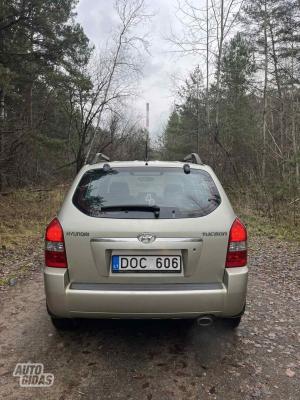 Green Hyundai Tucson 2008 in Vilnius, with an engine capacity of 2.00 L and mileage of 120 thousand km for 2499 €, photo 6 on AUTOMOTO.COM.LV