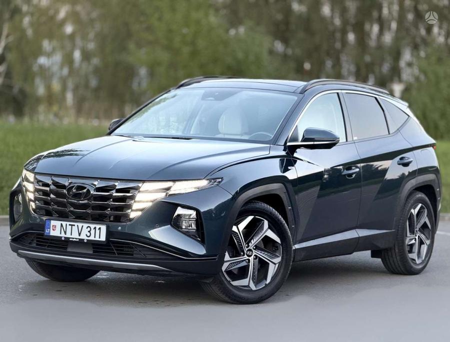 Green Hyundai Tucson 2021 in Vilnius, with an engine capacity of 1.60 L and mileage of 63 thousand km for 18900 €, photo 1 on AUTOMOTO.COM.LV