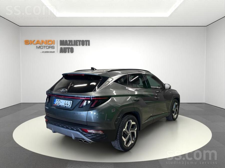 Green Hyundai Tucson 2021 in Riga, with an engine capacity of 1.60 L and mileage of 144 thousand km for 19790 €, photo 7 on AUTOMOTO.COM.LV