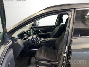 Green Hyundai Tucson 2021 in Riga, with an engine capacity of 1.60 L and mileage of 144 thousand km for 19790 €, photo 10 on AUTOMOTO.COM.LV