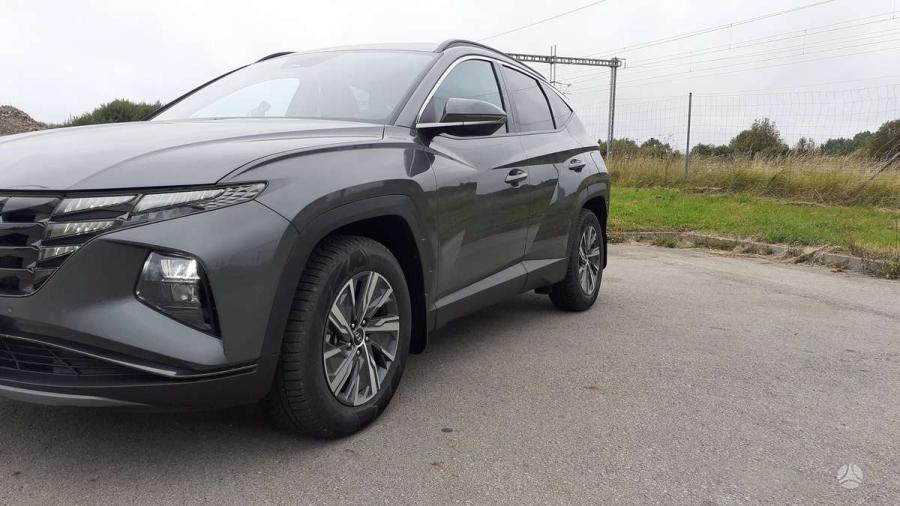 Green Hyundai Tucson 2022 in Telschi, with an engine capacity of 1.60 L and mileage of 158 thousand km for 22950 €, photo 4 on AUTOMOTO.COM.LV