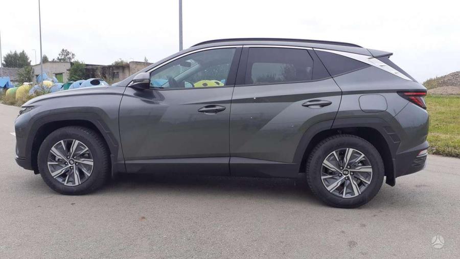Green Hyundai Tucson 2022 in Telschi, with an engine capacity of 1.60 L and mileage of 158 thousand km for 22950 €, photo 8 on AUTOMOTO.COM.LV