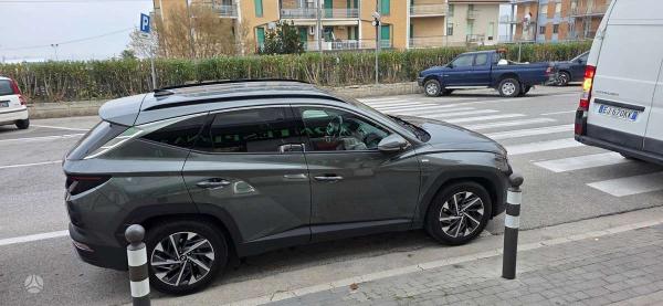 Green Hyundai Tucson 2023 in Visaginas, with an engine capacity of 1.60 L and mileage of 75 thousand km for 23500 €, photo 1 on AUTOMOTO.COM.LV
