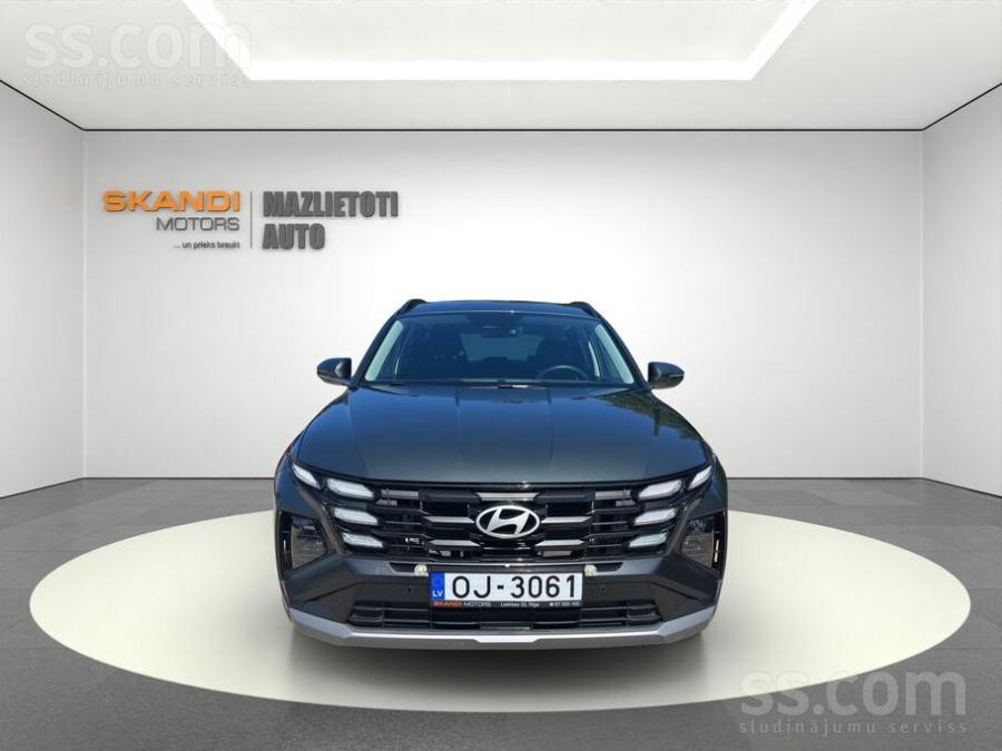 Green Hyundai Tucson 2025 in Riga, with an engine capacity of 1.60 L and mileage of 12 thousand km for 32990 €, photo 3 on AUTOMOTO.COM.LV