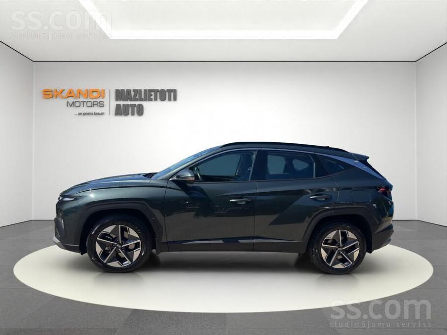 Green Hyundai Tucson 2025 in Riga, with an engine capacity of 1.60 L and mileage of 12 thousand km for 32990 €, photo 4 on AUTOMOTO.COM.LV