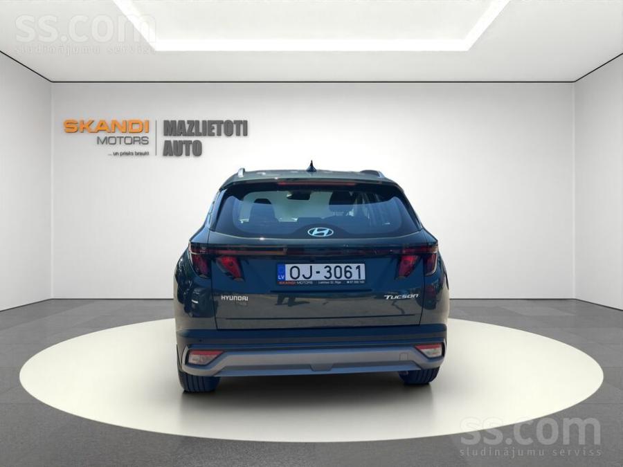 Green Hyundai Tucson 2025 in Riga, with an engine capacity of 1.60 L and mileage of 12 thousand km for 32990 €, photo 6 on AUTOMOTO.COM.LV