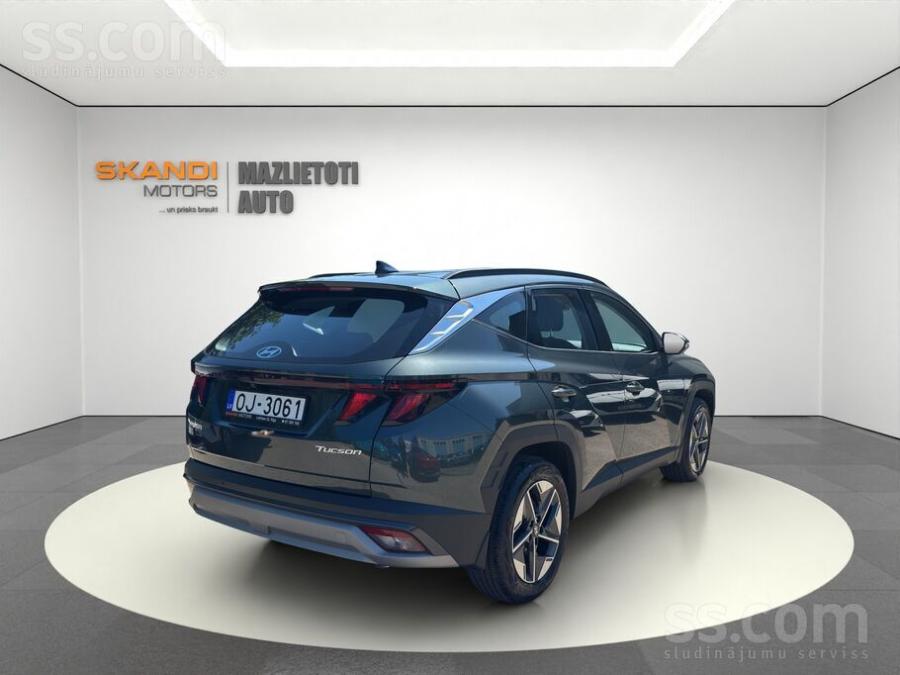 Green Hyundai Tucson 2025 in Riga, with an engine capacity of 1.60 L and mileage of 12 thousand km for 32990 €, photo 7 on AUTOMOTO.COM.LV