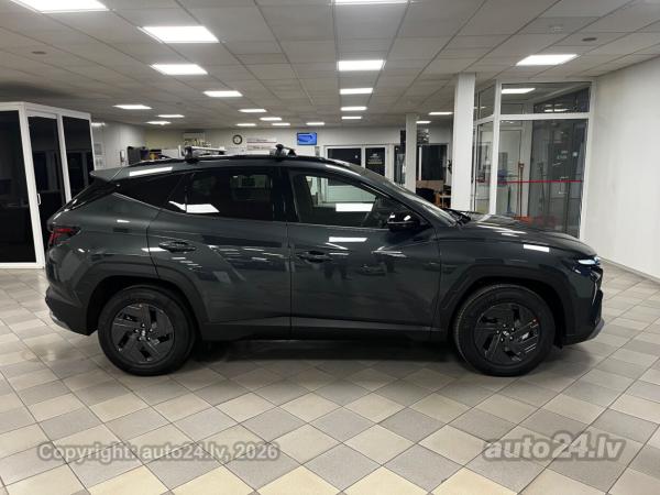 Zaļš Hyundai Tucson 2026 Kuresāre, ar dzinēja tilpumu 1.60 L un nobraukumu 15 tūkst. km par 31998 €, foto 4 vietnē AUTOMOTO.COM.LV