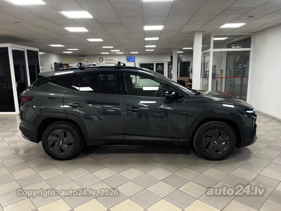 Zaļš Hyundai Tucson 2026 Kuresāre, ar dzinēja tilpumu 1.60 L un nobraukumu 15 tūkst. km par 31998 €, foto 4 vietnē AUTOMOTO.COM.LV