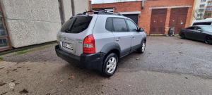 Grey Hyundai Tucson 2004 in Panevezys, with an engine capacity of 1.99 L and mileage of 300 thousand km for 1850 €, photo 12 on AUTOMOTO.COM.LV
