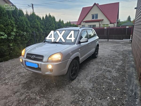 Grey Hyundai Tucson 2004 in Vilkaviskis, with an engine capacity of 2.00 L and mileage of 295 thousand km for 1800 €, photo 1 on AUTOMOTO.COM.LV