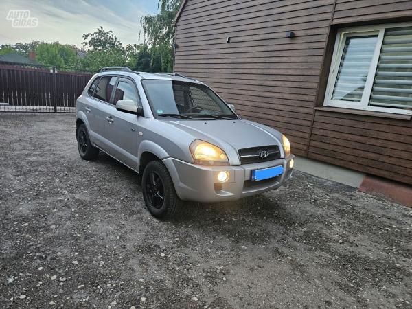 Серый Хендай Туксон 2004 в Вилкавишкис, объемом двигателя 2.00 л и пробегом 295 тыс. км за 2100 €, фото 2 на AUTOMOTO.COM.LV