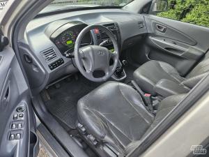 Grey Hyundai Tucson 2004 in Vilkaviskis, with an engine capacity of 2.00 L and mileage of 295 thousand km for 2100 €, photo 5 on AUTOMOTO.COM.LV