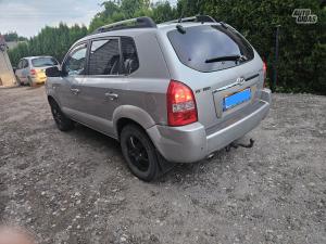 Grey Hyundai Tucson 2004 in Vilkaviskis, with an engine capacity of 2.00 L and mileage of 295 thousand km for 2100 €, photo 7 on AUTOMOTO.COM.LV