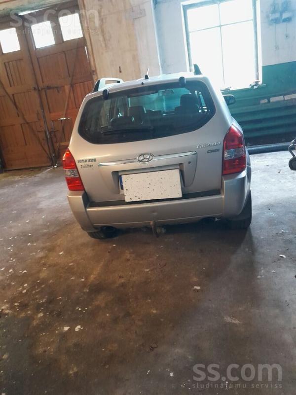 Grey Hyundai Tucson 2005 in Daugavpils, with an engine capacity of 2.00 L and mileage of 0 thousand km for 2850 €, photo 2 on AUTOMOTO.COM.LV