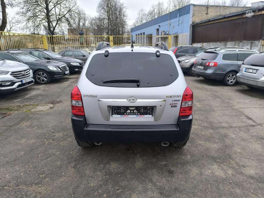 Grey Hyundai Tucson 2005 in Siauliai, with an engine capacity of 2.00 L and mileage of 156 thousand km for 3650 €, photo 6 on AUTOMOTO.COM.LV