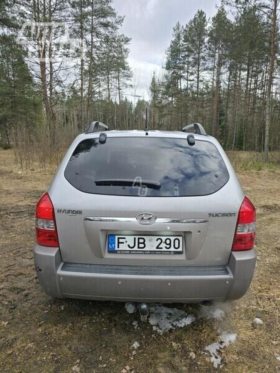 Grey Hyundai Tucson 2005 in Vilnius, with an engine capacity of 2.00 L and mileage of 282 thousand km for 1050 €, photo 10 on AUTOMOTO.COM.LV