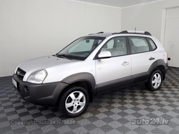 Pelēks Hyundai Tucson 2005 Tallina, ar dzinēja tilpumu 2.00 L un nobraukumu 179 tūkst. km par 1999 €, foto 2 vietnē AUTOMOTO.COM.LV