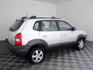 Pelēks Hyundai Tucson 2005 Tallina, ar dzinēja tilpumu 2.00 L un nobraukumu 179 tūkst. km par 1999 €, foto 4 vietnē AUTOMOTO.COM.LV