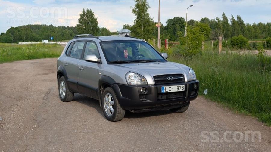 Pelēks Hyundai Tucson 2005 Daugavpils, ar dzinēja tilpumu 2.00 L un nobraukumu 315 tūkst. km par 3000 €, foto 3 vietnē AUTOMOTO.COM.LV