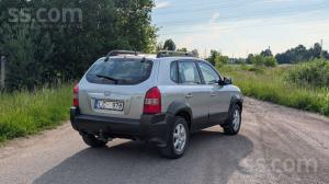 Pelēks Hyundai Tucson 2005 Daugavpils, ar dzinēja tilpumu 2.00 L un nobraukumu 315 tūkst. km par 3000 €, foto 4 vietnē AUTOMOTO.COM.LV