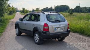 Pelēks Hyundai Tucson 2005 Daugavpils, ar dzinēja tilpumu 2.00 L un nobraukumu 315 tūkst. km par 3000 €, foto 5 vietnē AUTOMOTO.COM.LV