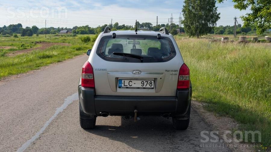 Pelēks Hyundai Tucson 2005 Daugavpils, ar dzinēja tilpumu 2.00 L un nobraukumu 315 tūkst. km par 3000 €, foto 9 vietnē AUTOMOTO.COM.LV