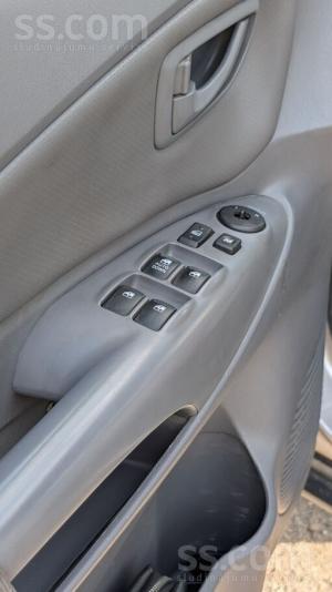 Pelēks Hyundai Tucson 2005 Daugavpils, ar dzinēja tilpumu 2.00 L un nobraukumu 315 tūkst. km par 3000 €, foto 11 vietnē AUTOMOTO.COM.LV