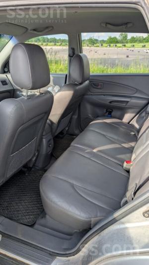 Pelēks Hyundai Tucson 2005 Daugavpils, ar dzinēja tilpumu 2.00 L un nobraukumu 315 tūkst. km par 3000 €, foto 14 vietnē AUTOMOTO.COM.LV