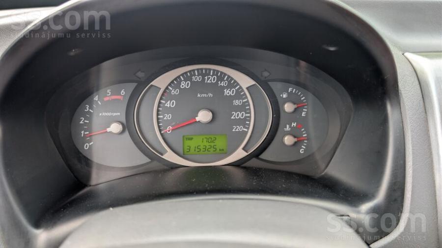 Pelēks Hyundai Tucson 2005 Daugavpils, ar dzinēja tilpumu 2.00 L un nobraukumu 315 tūkst. km par 3000 €, foto 15 vietnē AUTOMOTO.COM.LV