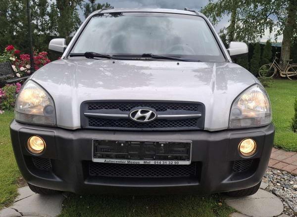 Grey Hyundai Tucson 2005 in Pakruojis, with an engine capacity of 1.99 L and mileage of 222 thousand km for 2450 €, photo 2 on AUTOMOTO.COM.LV