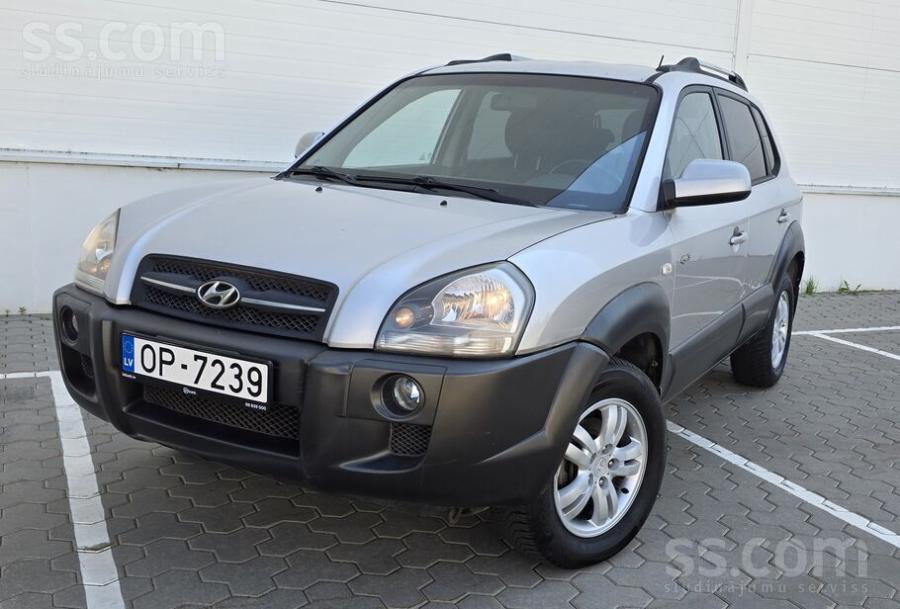 Pelēks Hyundai Tucson 2005 Rīga, ar dzinēja tilpumu 2.00 L un nobraukumu 145 tūkst. km par 3995 €, foto 1 vietnē AUTOMOTO.COM.LV