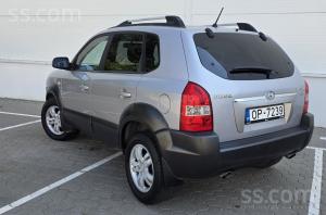 Pelēks Hyundai Tucson 2005 Rīga, ar dzinēja tilpumu 2.00 L un nobraukumu 145 tūkst. km par 3995 €, foto 4 vietnē AUTOMOTO.COM.LV