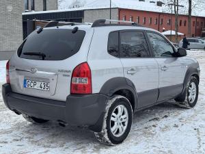 Grey Hyundai Tucson 2006 in Ukmerge, with an engine capacity of 1.99 L and mileage of 99 thousand km for 2650 €, photo 4 on AUTOMOTO.COM.LV