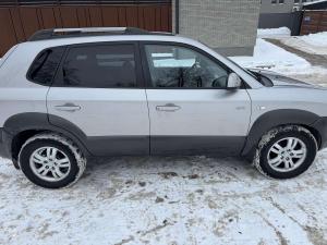 Grey Hyundai Tucson 2006 in Ukmerge, with an engine capacity of 1.99 L and mileage of 99 thousand km for 2650 €, photo 5 on AUTOMOTO.COM.LV