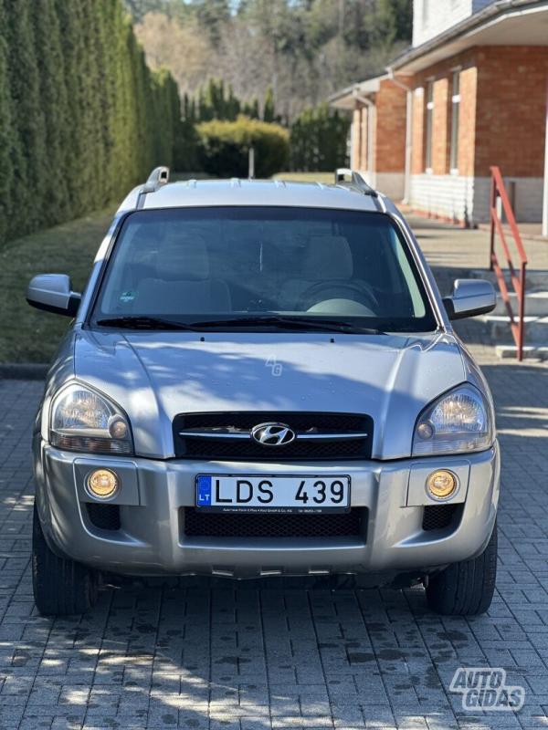 Grey Hyundai Tucson 2006 in Vilnius, with an engine capacity of 2.00 L and mileage of 264 thousand km for 3100 €, photo 5 on AUTOMOTO.COM.LV