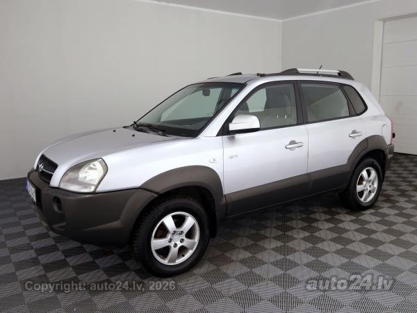 Pelēks Hyundai Tucson 2006 Tallina, ar dzinēja tilpumu 2.00 L un nobraukumu 285 tūkst. km par 1999 €, foto 2 vietnē AUTOMOTO.COM.LV