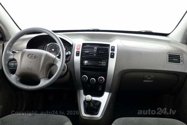 Pelēks Hyundai Tucson 2006 Tallina, ar dzinēja tilpumu 2.00 L un nobraukumu 285 tūkst. km par 1999 €, foto 5 vietnē AUTOMOTO.COM.LV
