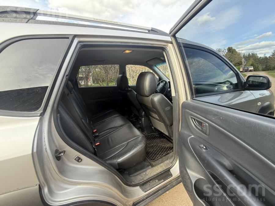 Pelēks Hyundai Tucson 2006 Cēsis, ar dzinēja tilpumu 2.00 L un nobraukumu 302 tūkst. km par 1900 €, foto 6 vietnē AUTOMOTO.COM.LV