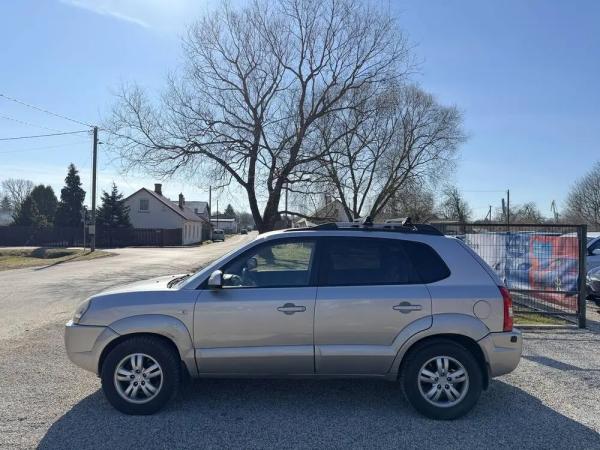 Pelēks Hyundai Tucson 2006 Ventspils, ar dzinēja tilpumu 2.00 L un nobraukumu 317 tūkst. km par 1550 €, foto 8 vietnē AUTOMOTO.COM.LV