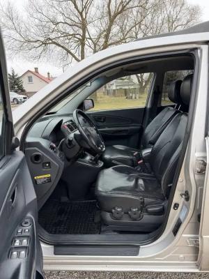 Pelēks Hyundai Tucson 2006 Ventspils, ar dzinēja tilpumu 2.00 L un nobraukumu 317 tūkst. km par 1550 €, foto 10 vietnē AUTOMOTO.COM.LV