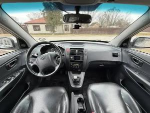 Pelēks Hyundai Tucson 2006 Ventspils, ar dzinēja tilpumu 2.00 L un nobraukumu 317 tūkst. km par 1550 €, foto 13 vietnē AUTOMOTO.COM.LV