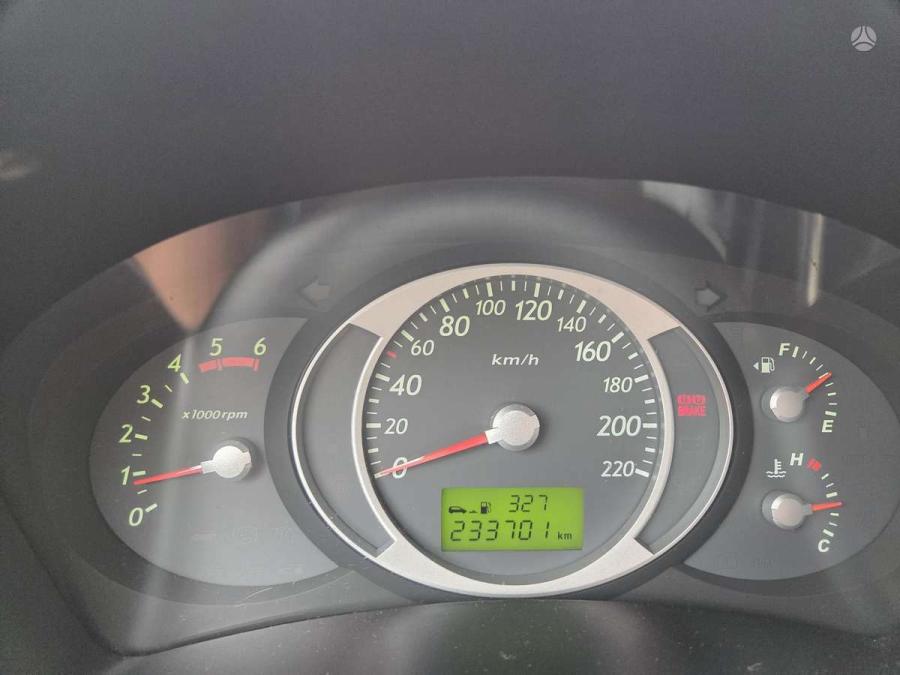 Grey Hyundai Tucson 2006 in Klaipeda, with an engine capacity of 1.99 L and mileage of 234 thousand km for 2300 €, photo 1 on AUTOMOTO.COM.LV