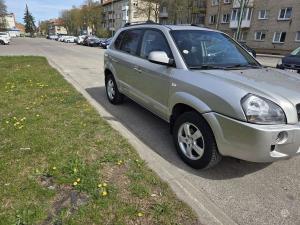 Grey Hyundai Tucson 2006 in Klaipeda, with an engine capacity of 1.99 L and mileage of 234 thousand km for 2300 €, photo 5 on AUTOMOTO.COM.LV