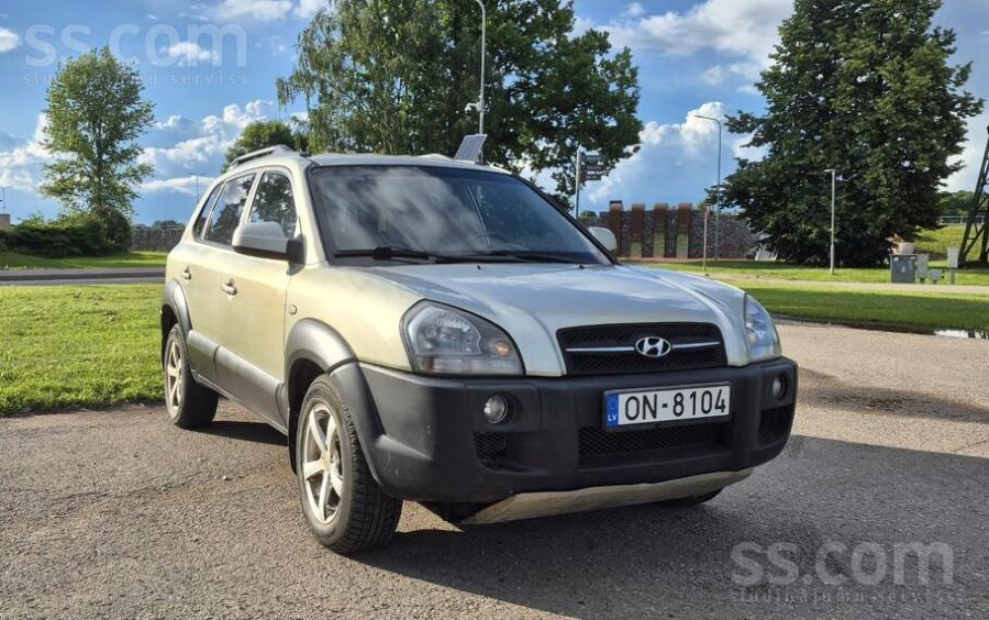 Pelēks Hyundai Tucson 2006 Jēkabpils, ar dzinēja tilpumu 2.00 L un nobraukumu 315 tūkst. km par 2150 €, foto 3 vietnē AUTOMOTO.COM.LV