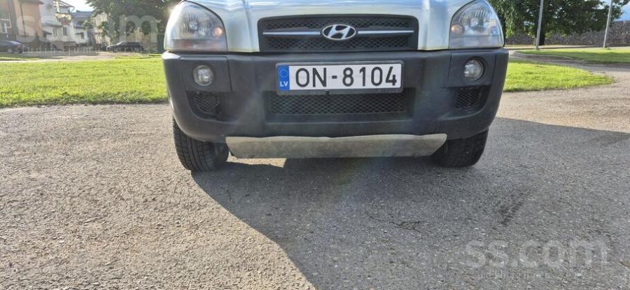 Pelēks Hyundai Tucson 2006 Jēkabpils, ar dzinēja tilpumu 2.00 L un nobraukumu 315 tūkst. km par 2150 €, foto 4 vietnē AUTOMOTO.COM.LV