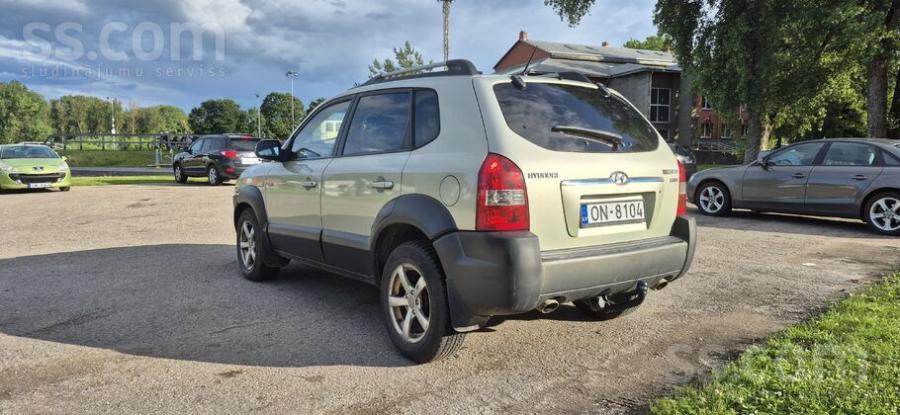 Pelēks Hyundai Tucson 2006 Jēkabpils, ar dzinēja tilpumu 2.00 L un nobraukumu 315 tūkst. km par 2150 €, foto 5 vietnē AUTOMOTO.COM.LV